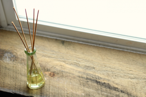 Make Your Own Essential Oil Diffuser! • Picky Stitch