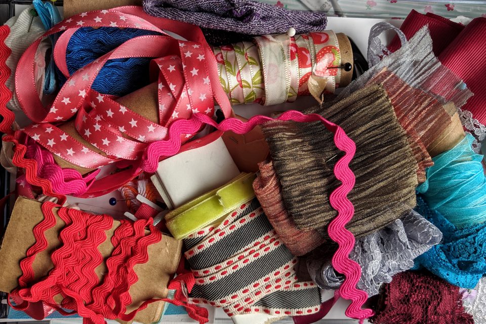 Quick And EASY Sewing Projects Using Ric Rac • Picky Stitch