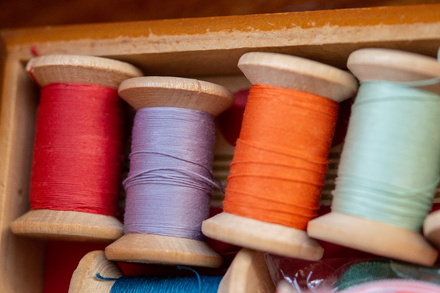 Best Sewing Thread – Making Sure Your Stitches Come Out Fine ...
